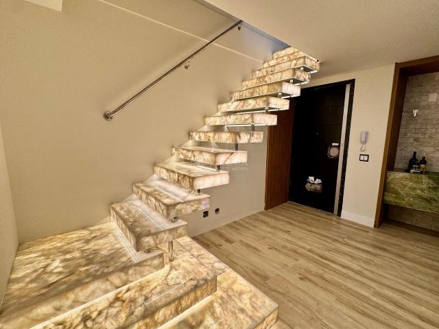 Apartamento para Venda/Aluguel com 2 quartos, 140 m² por R$ 1.290.000