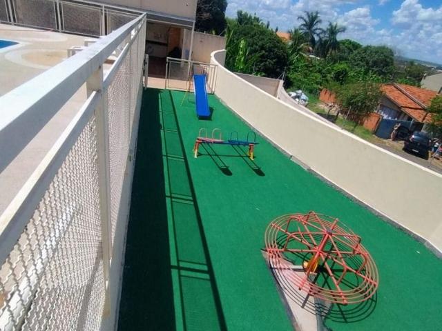 Apartamento para Venda/Aluguel com 2 quartos, 52 m² por R$ 245.000