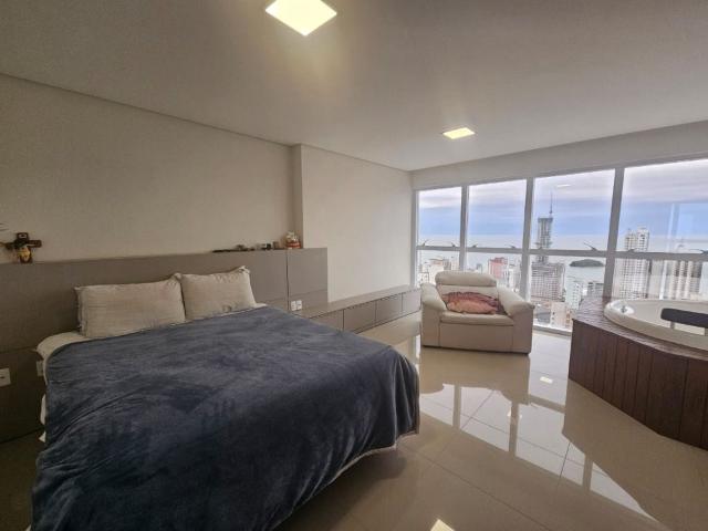 Apartamento para Venda/Aluguel com 4 quartos, 277 m² por R$ 10.000.000