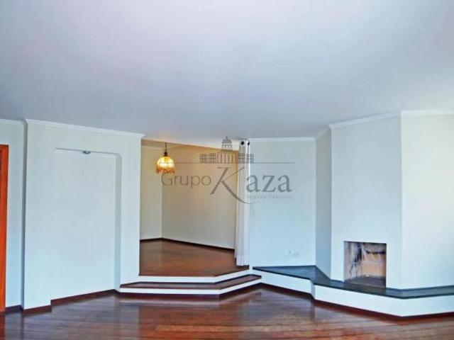 Apartamento Paraíso 3 Dormitórios 199m²