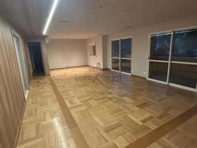 Apartamento Paraiso 3 Suítes 192m²