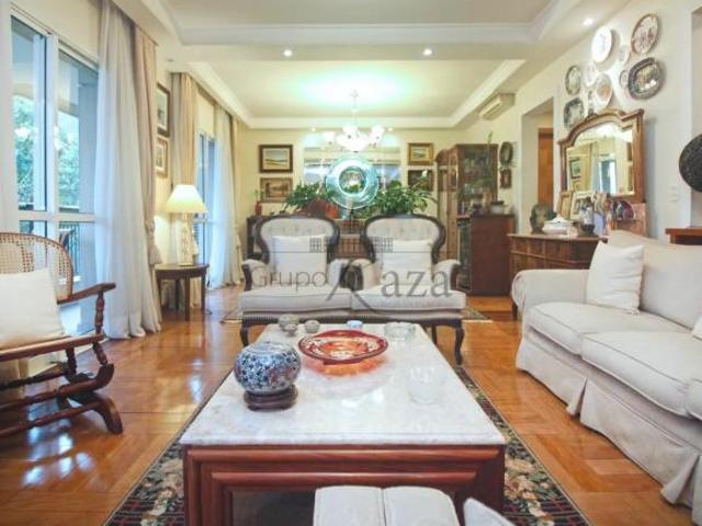 Apartamento Paraiso 3 Suítes 192m²