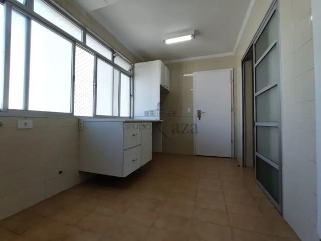 Apartamento Paraiso 4 Dormitórios 239m²