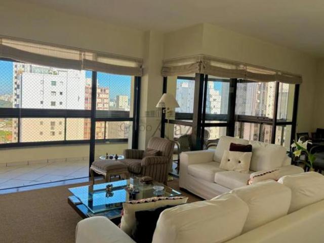 Apartamento Paraiso 4 Suítes 193m²