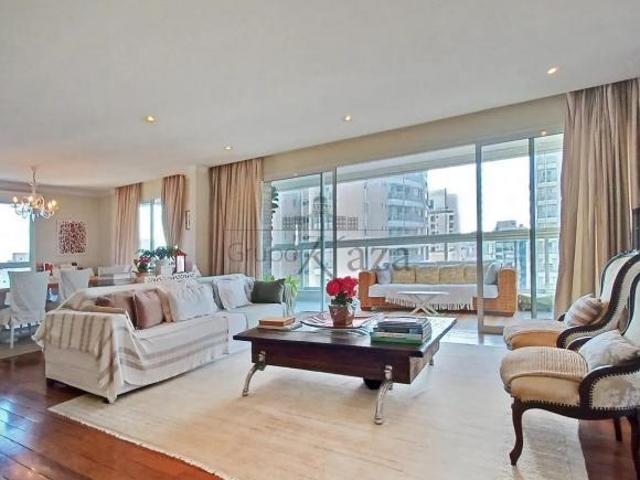Apartamento Paraiso 4 Suítes 254m²