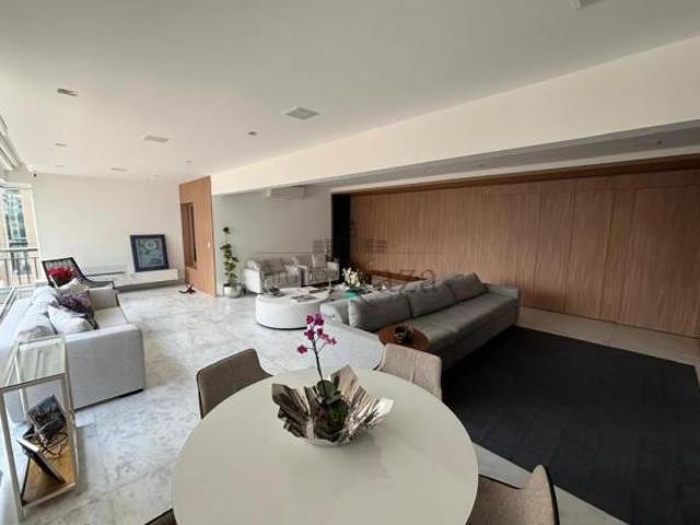 Apartamento Paraíso 4 Suítes 223m²