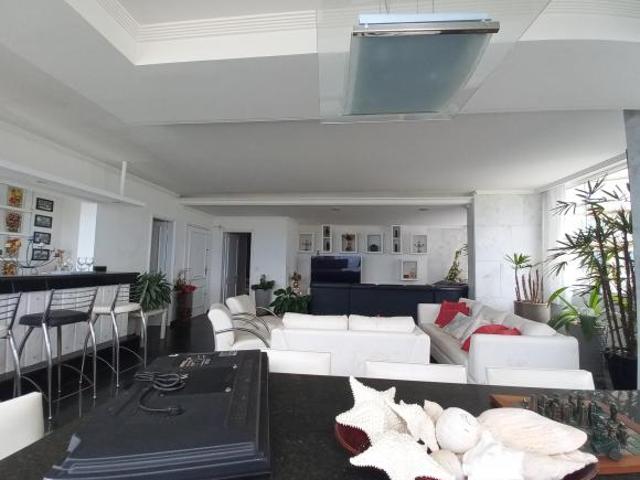 Apartamento Pé na areia 3 quartos 02 vagas demarcadas Santos SP
