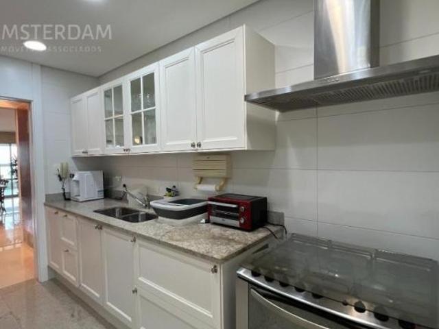 Apartamento pé na areia à venda no M8 na Riviera, 4 suítes, 4 vagas, 289,34 m²
