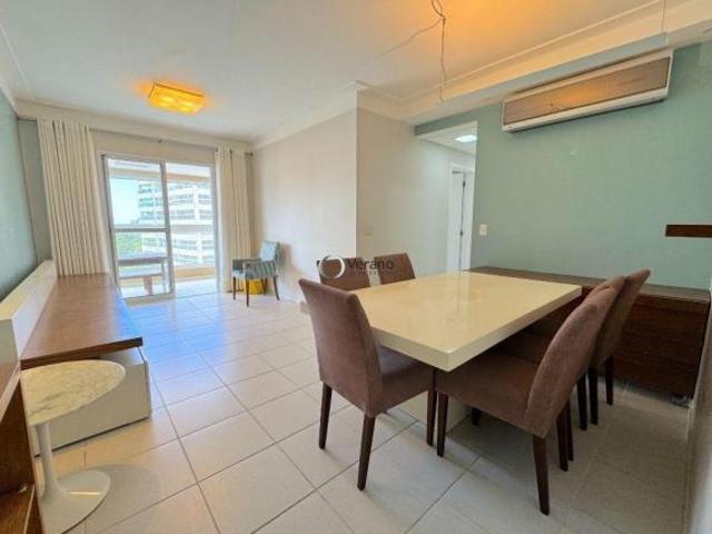 Apartamento pé na areia com 3 quartos, sendo 1 suíte à venda, 110 m