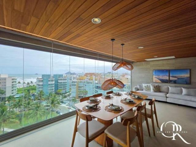 Apartamento pé na areia com 3 suítes à venda na Riviera de São Lourenço!