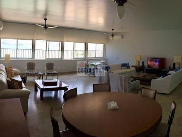 Apartamento pé na areia, com vista mar deslumbrante e permanente, no Guarujá