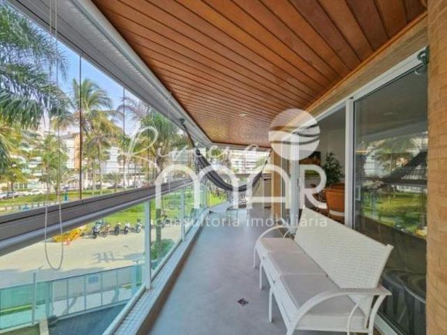 APARTAMENTO PÉ NA AREIA, COM VISTA PARA O MAR, EM RIVIERA DE SÃO LOURENÇO