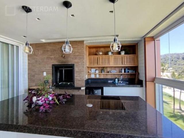 Apartamento pé na areia frontal à venda no M8 na Riviera, com 4 suítes, 4 vagas, 256,00 m²