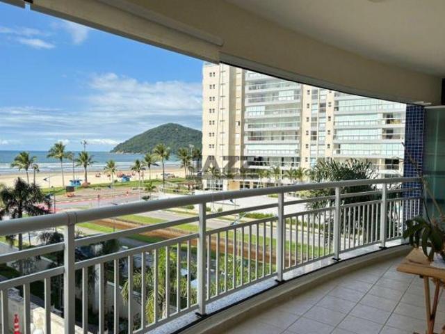 Apartamento pé na areia no Centro, em Bertioga, com 107 m² de área privativa!