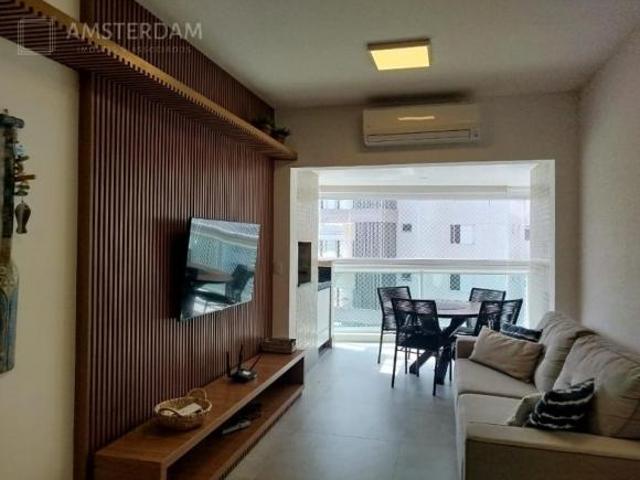 Apartamento pé na areia recuado à venda no M7 na Riviera, 3 dormitórios sendo 1 suíte, com 2 vagas
