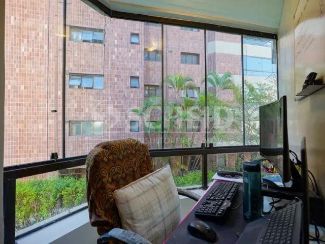 Apartamento Penthouse com varanda espaçosa, jacuzzi e churrasqueira