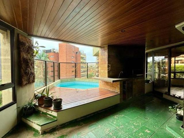 Apartamento Penthouse com 211 m², 4 suites, em excelente condomínio no Panamby