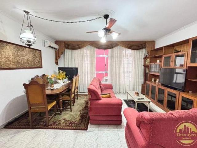 Apartamento perto da Praia á venda em Santos