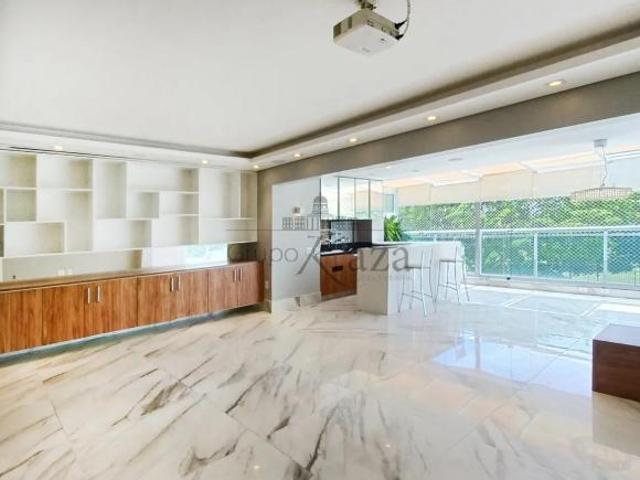 Apartamento Perdizes 4 Dormitórios 170m²