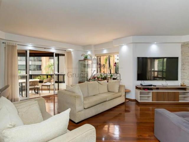 Apartamento Perdizes 4 Dormitórios 244m²