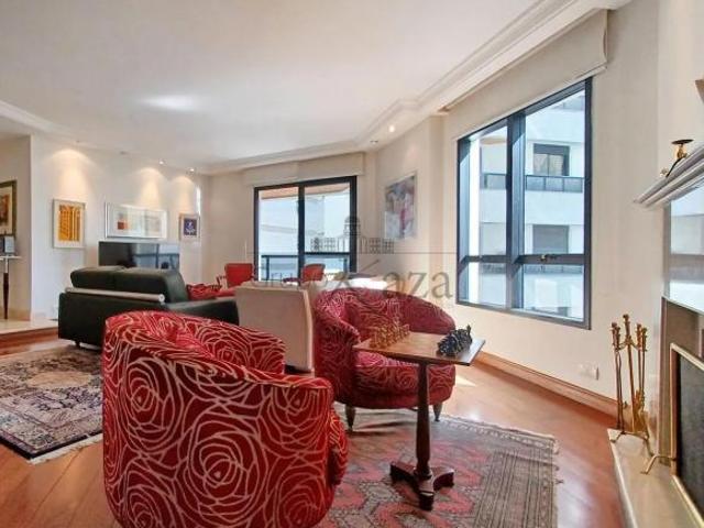Apartamento Perdizes 4 Dormitórios 205m²