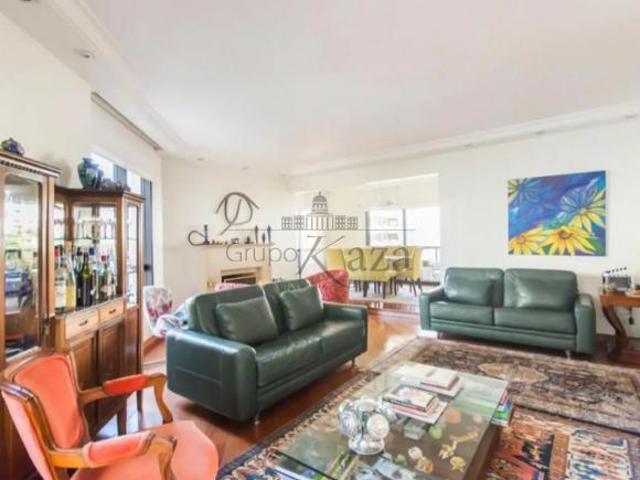 Apartamento Perdizes 4 Dormitórios 205m²
