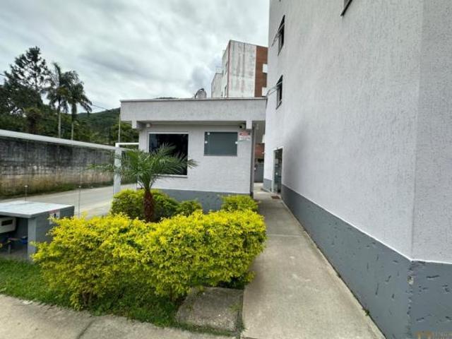 Apartamento Pereque Mirim a poucos passos da praia