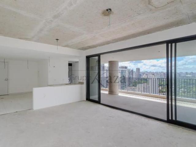 Apartamento Pinheiros 3 Suítes 178m²