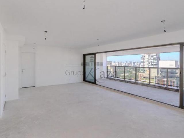 Apartamento Pinheiros 3 Suítes 213m²