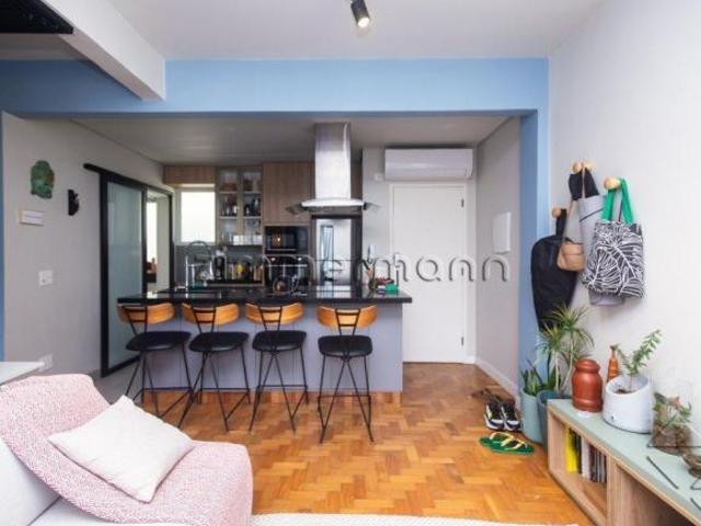 APARTAMENTO PINHEIROS 2 DORMITÓRIOS