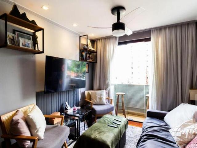 Apartamento porteira fechada, mobiliado, próximo ao Shopping e ao metrô