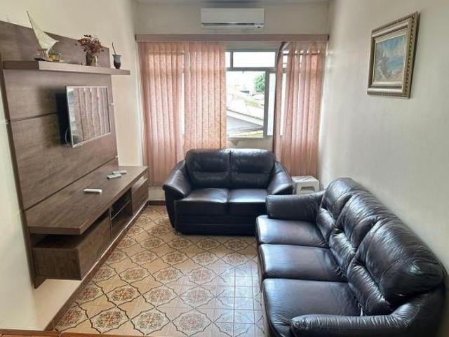 Apartamento Porteira Fechada no Canto do Forte – Apenas 230m da Praia!