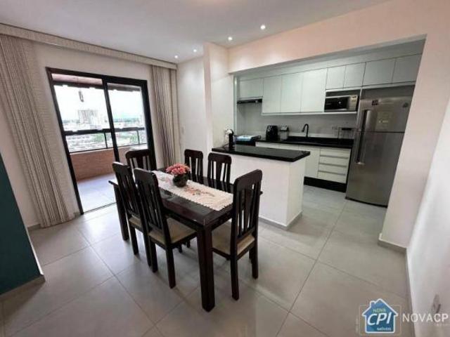 Apartamento PORTEIRA FECHADA com 2 Quartos no Canto do Forte em Praia Grande/SP