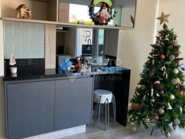 Apartamento Porteira fechada com 2 suítes e 2 vagas no Bairro do Bosque da Saúde