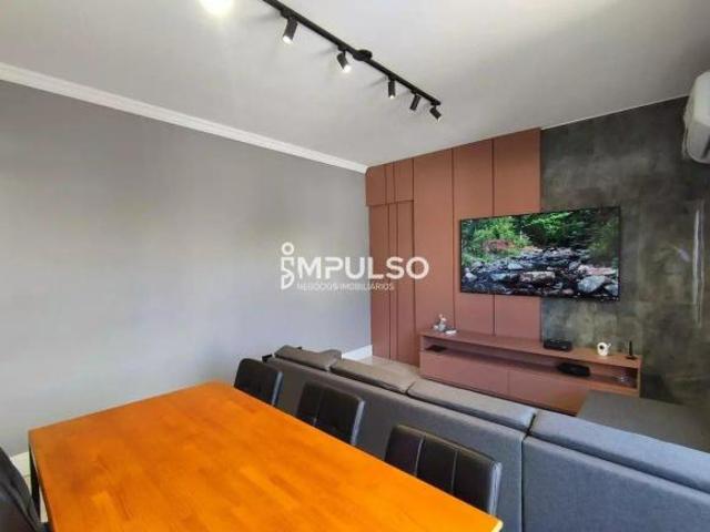 Apartamento porteira fechada em predio com piscina prox a praia
