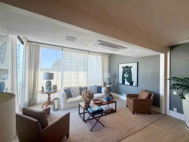 Apartamento Porteira Fechada! 200m2, 2 suítes, 3 vagas + depósito! Lazer! Jardim Paulistano!