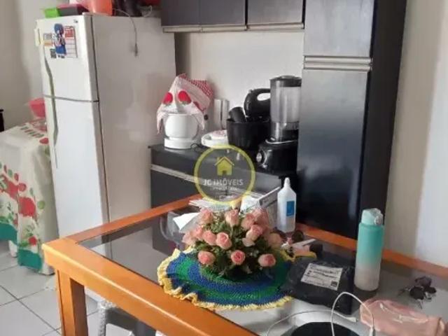 Apartamento possui 49m² sala e 2 quartos em condomínio