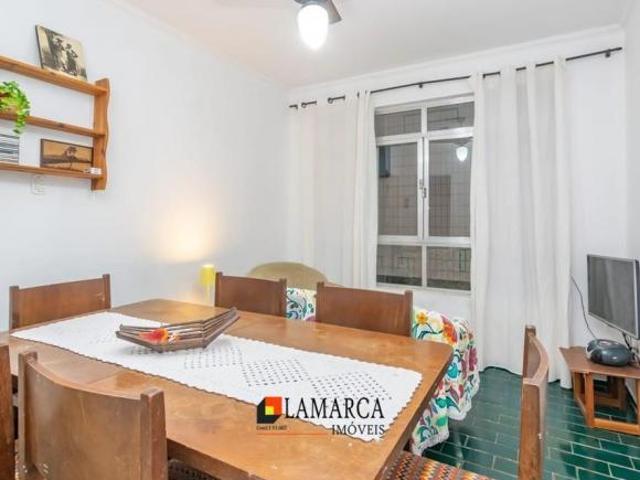 Apartamento poucos metros da praia Guarujá