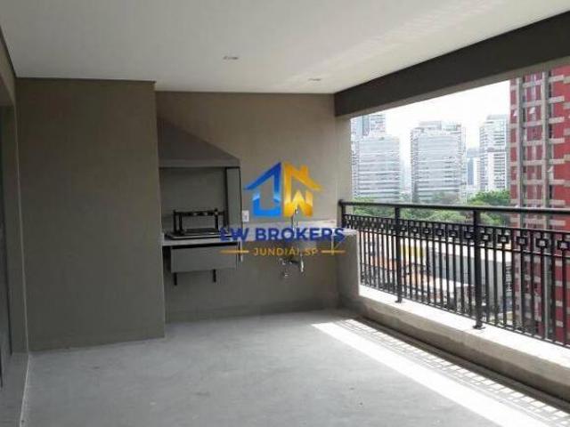 Apartamento próximo à estação do Metrô