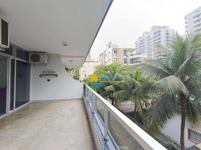 Apartamento próximo à praia com lazer — Enseada — Guarujá