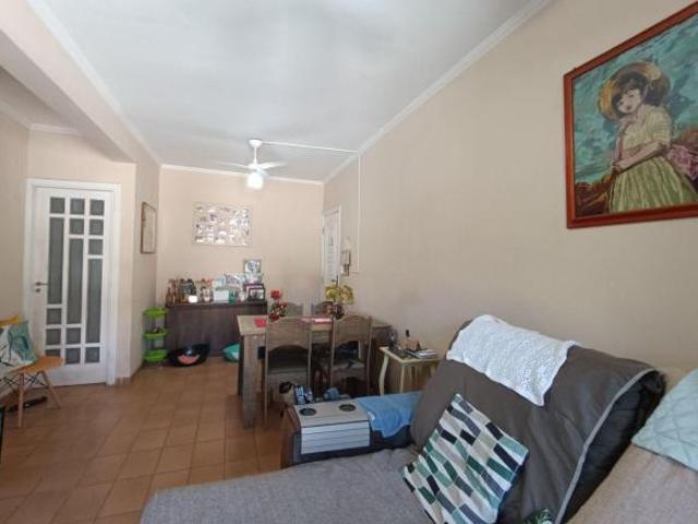 Apartamento próximo à praia com lazer — Enseada — Guarujá