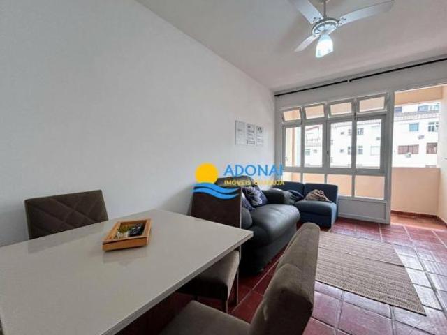 Apartamento próximo à praia com sacada — Enseada — Guarujá