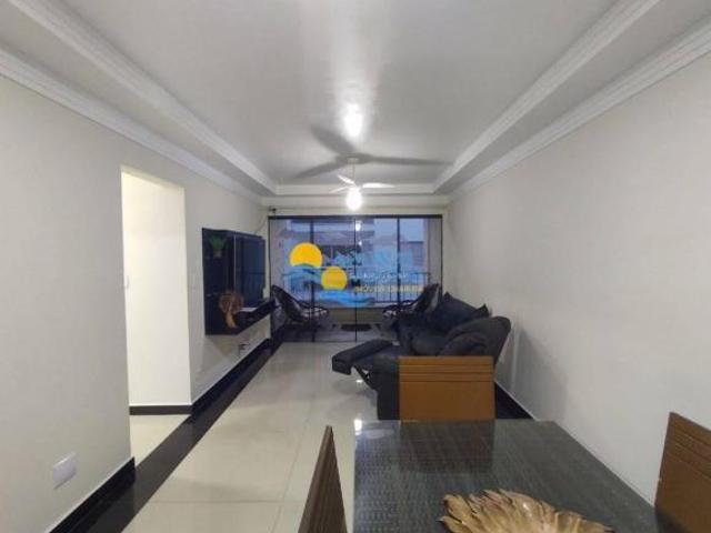 Apartamento próximo à praia com sacada — Enseada — Guarujá