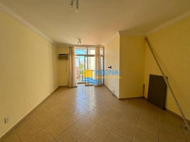 Apartamento próximo à praia com sacada — Enseada — Guarujá