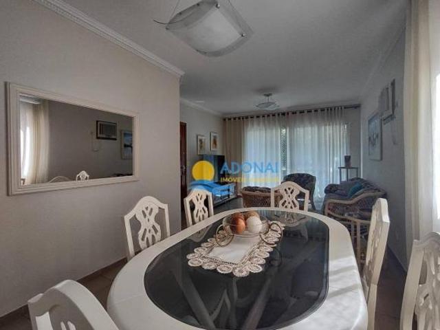Apartamento próximo à praia com sacada — Enseada — Guarujá
