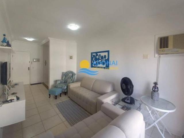 Apartamento próximo à praia com sacada — Enseada — Guarujá
