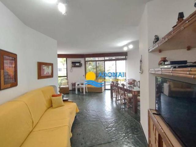 Apartamento próximo à praia com sacada — Enseada — Guarujá