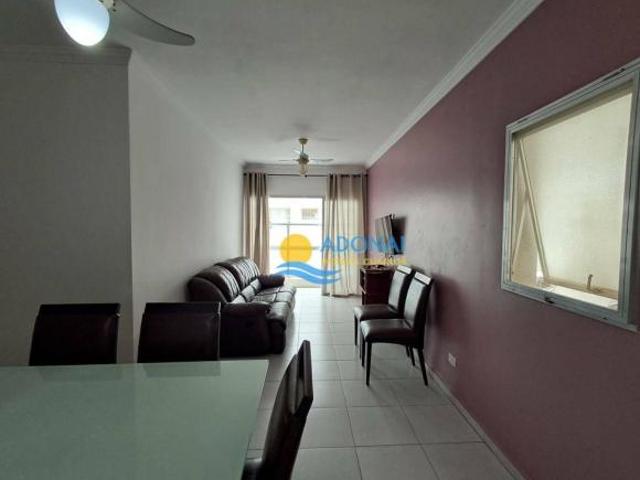 Apartamento próximo à praia com sacada — Enseada — Guarujá