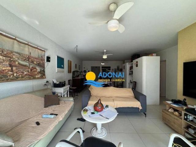 Apartamento próximo à praia com sacada — Enseada — Guarujá