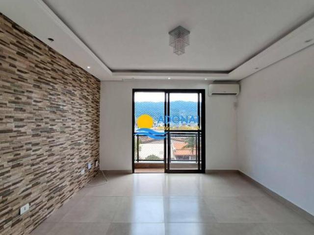 Apartamento próximo à praia com sacada — Enseada — Guarujá